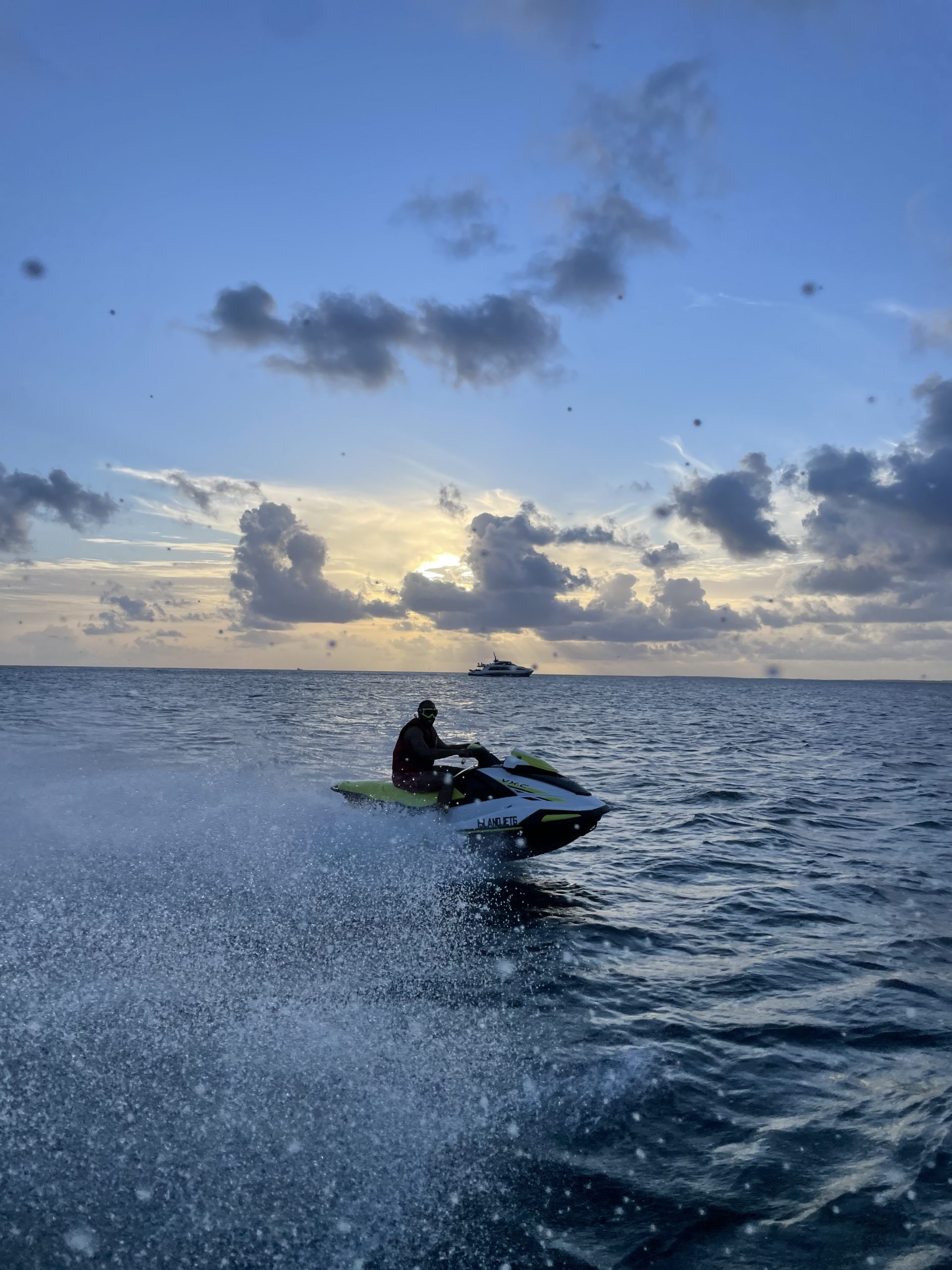 Island Jet SXM - location de Jet Skis à Saint-Martin, Anse Marcel Marina